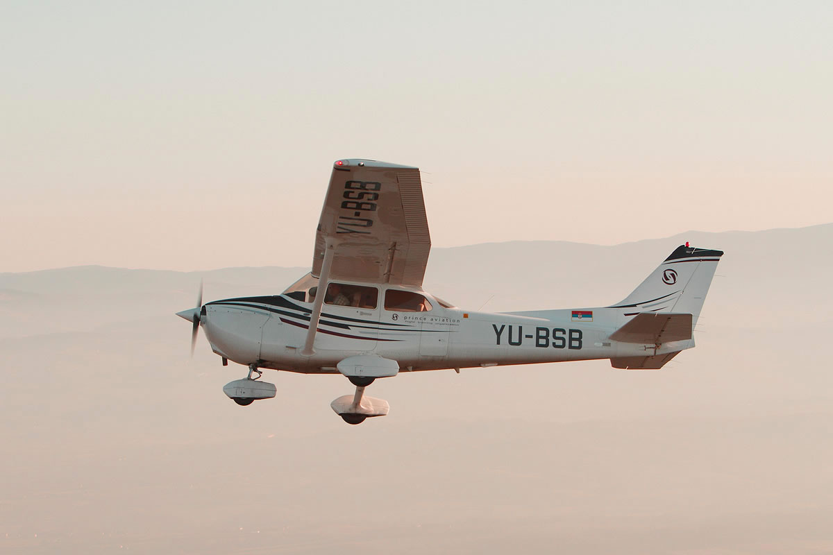 Cessna 172R Skyhawk - Prince Aviation