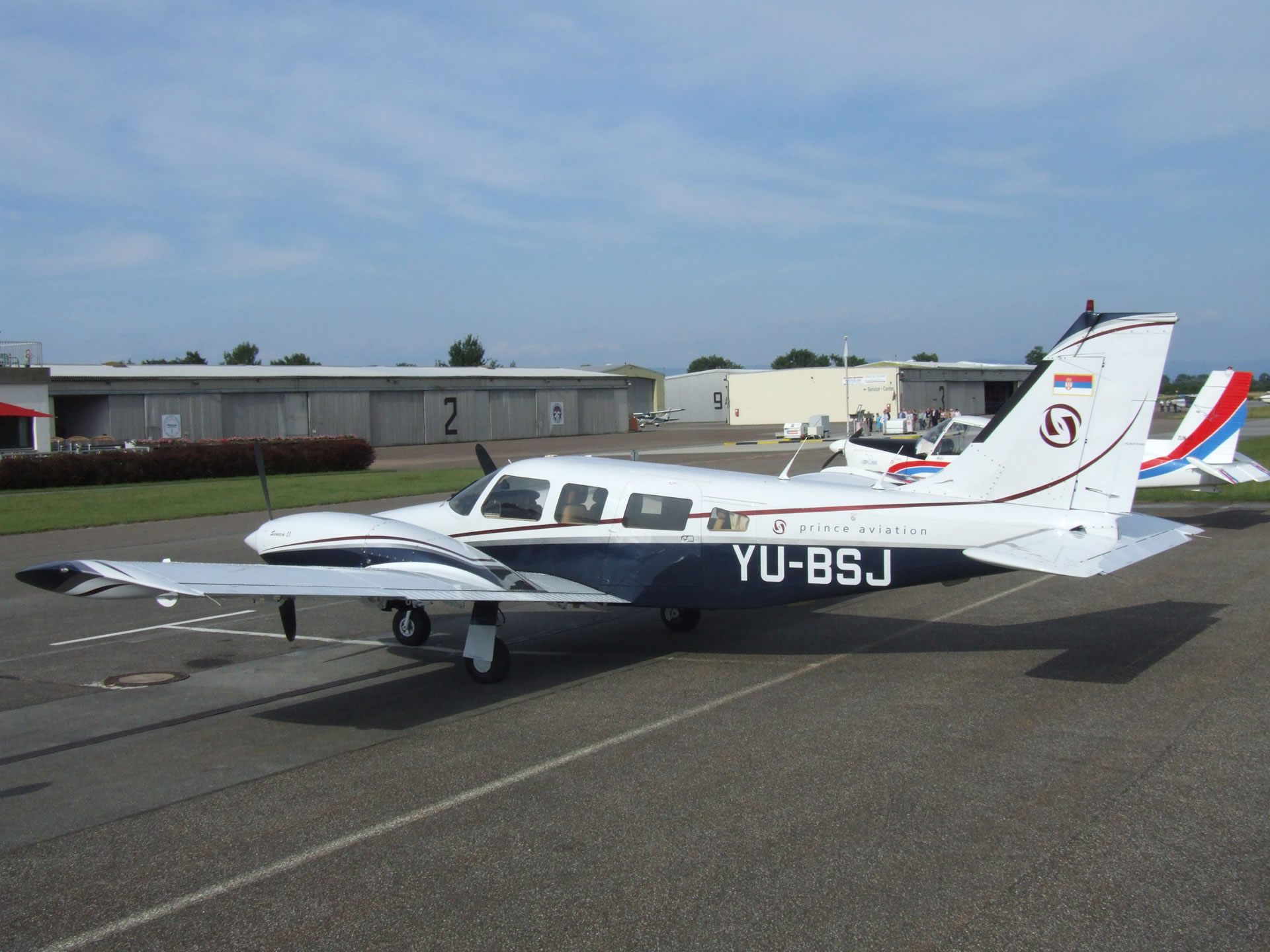 Piper PA34-200T Seneca II - Prince Aviation